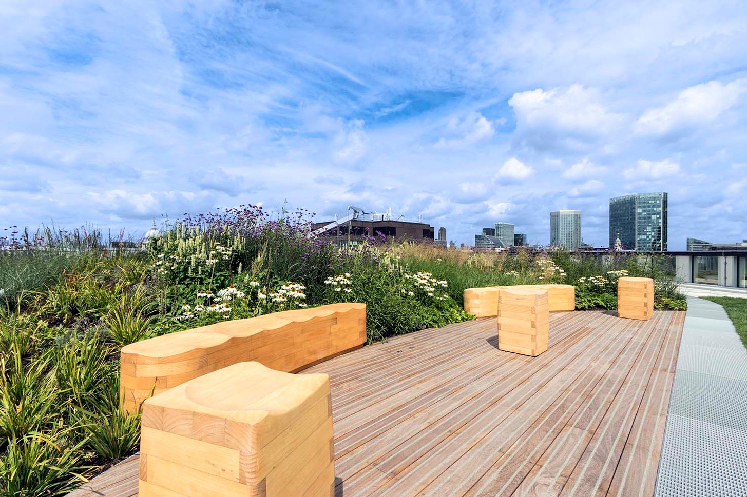 Landscape Design Ideas For Your Outdoor Office Spaces