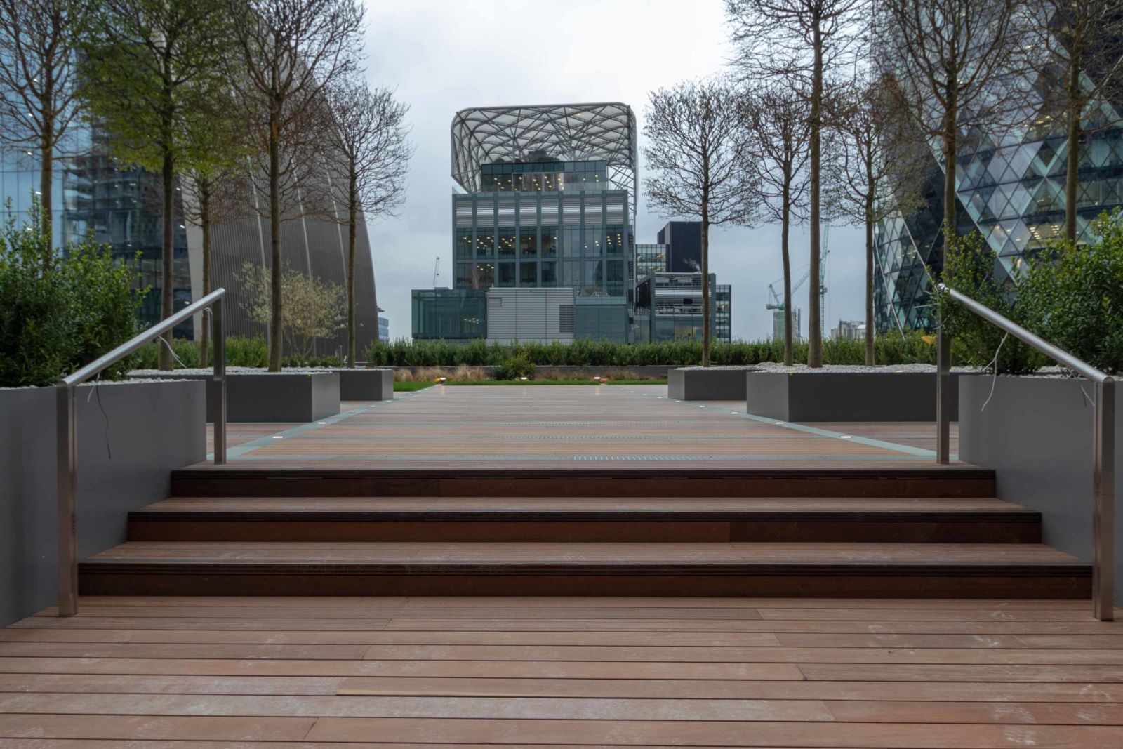 Landscape Design Ideas For Your Outdoor Office Spaces